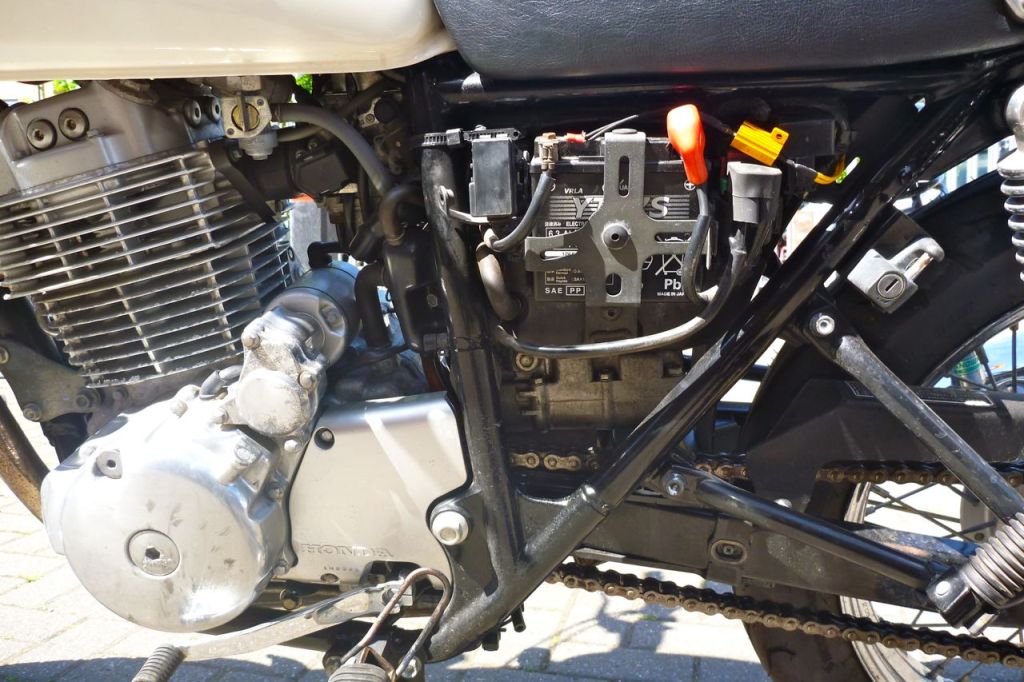 Honda CB400 SS – quick look | Adventure Motorcycling Handbook