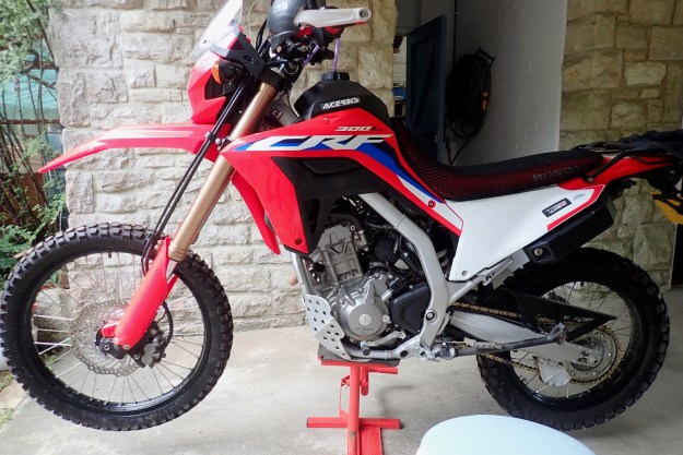 CRF 300L: Acerbis tank, crash bars, USB | Adventure Motorcycling Handbook