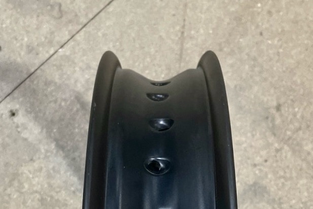 Tubeless motorcycle tyres and rims | Adventure Motorcycling Handbook